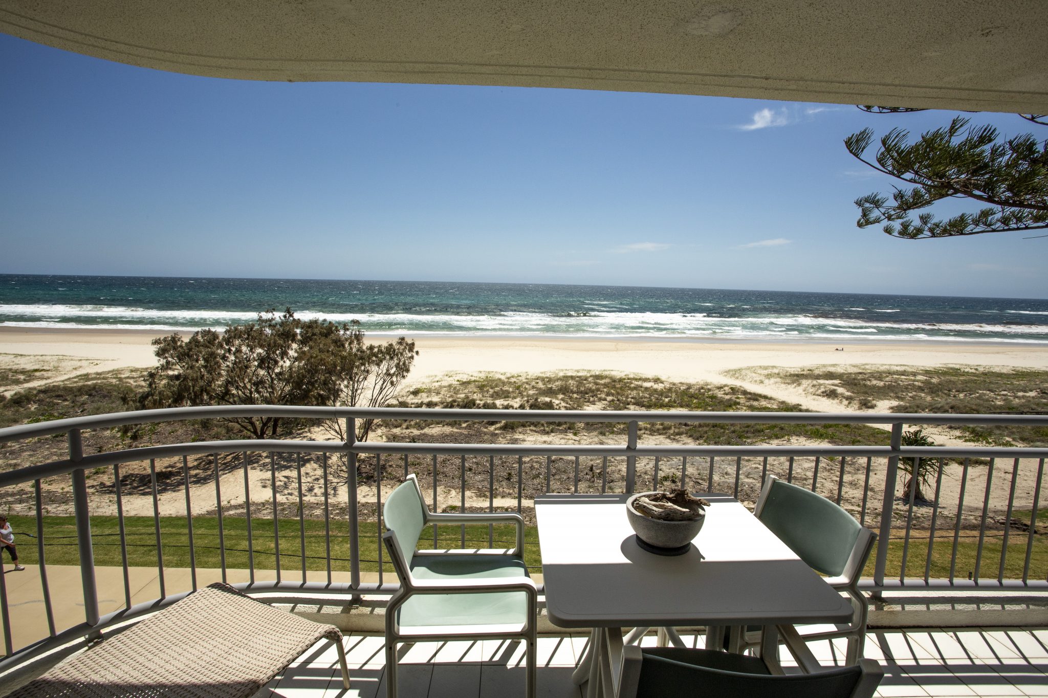 Absolute Beachfront Apartments | Bilinga, Gold Coast | Oceanside Resort