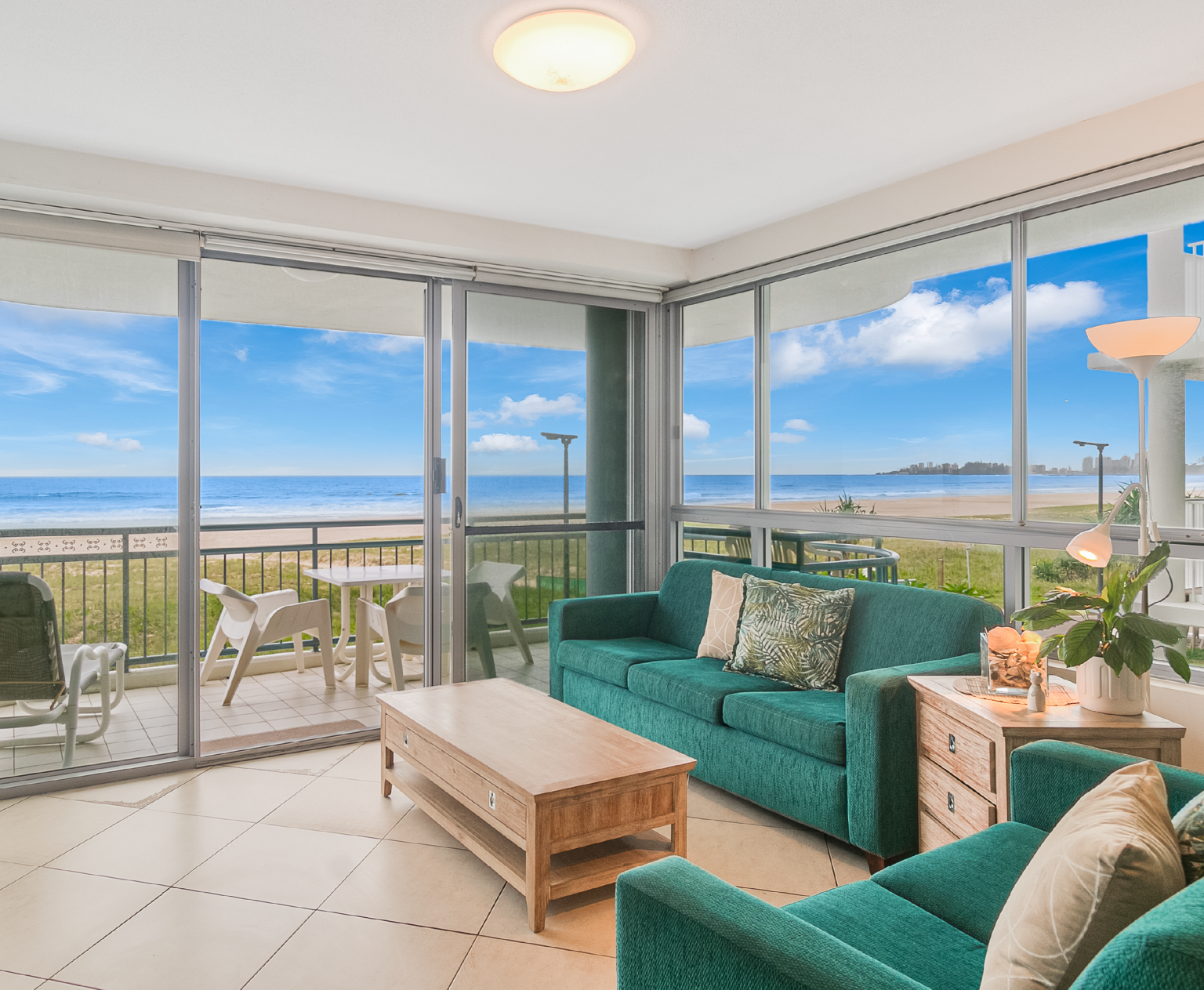 2 Bedroom First Floor Waterfront Accomodation - Gold Coast